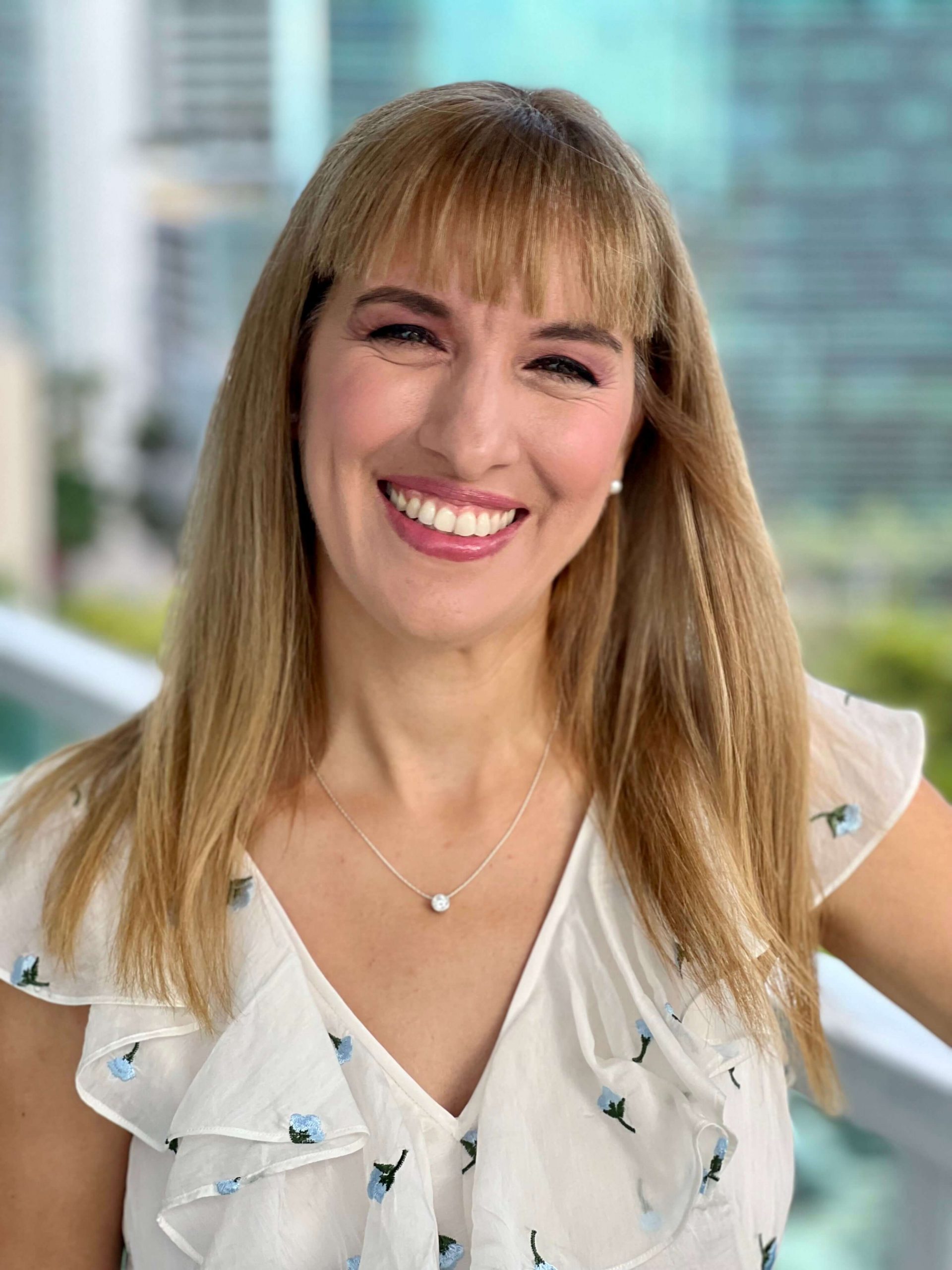 Contact Veronica Moya | Veronica Moya